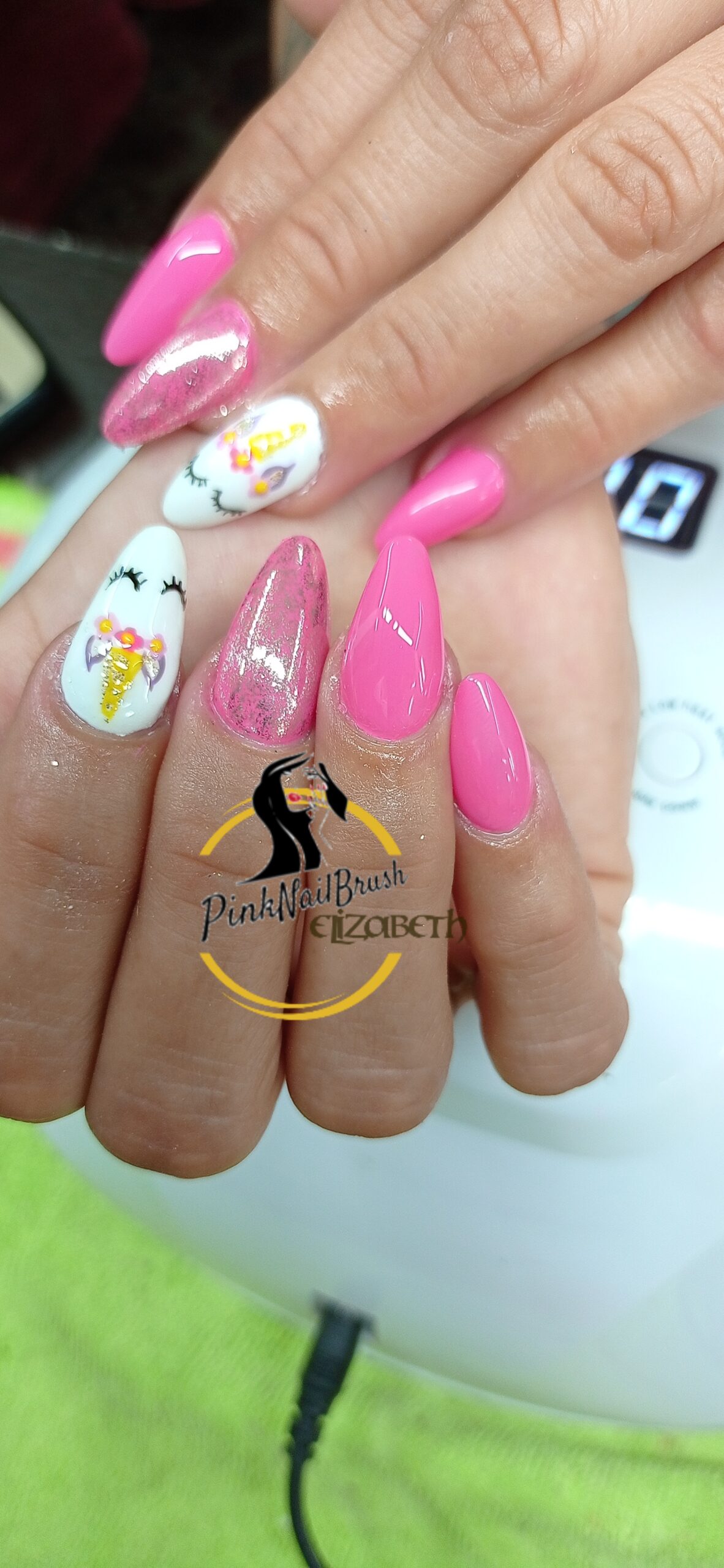 La Micropintura en este 2025 - Pink Nail Brush