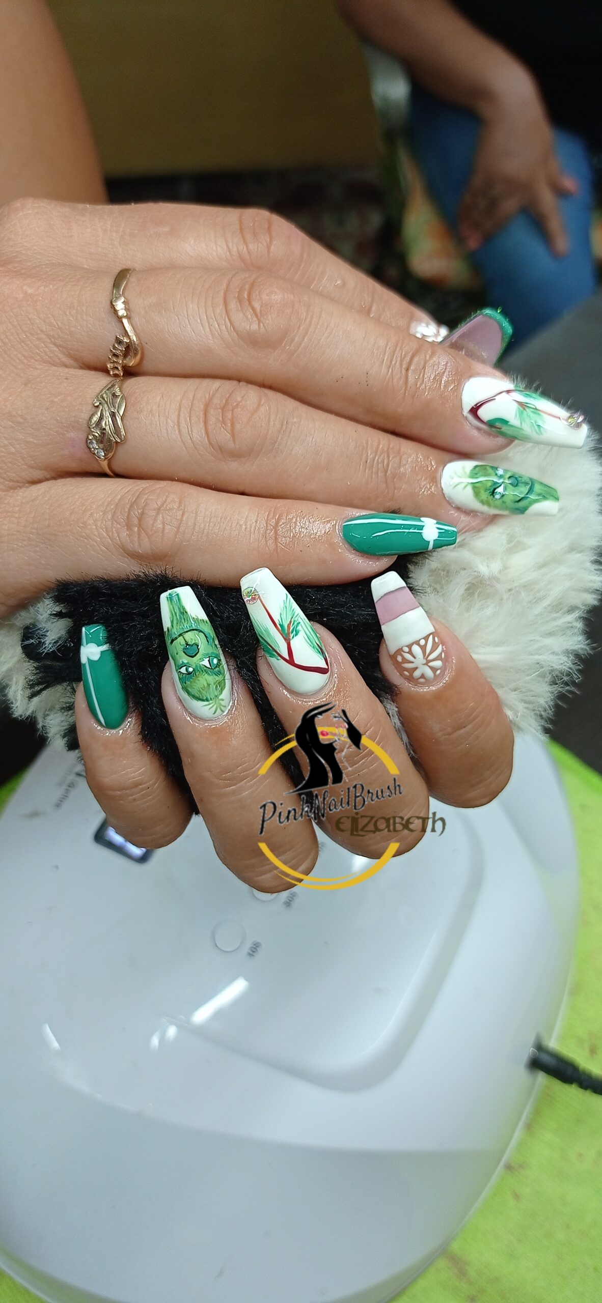 La Micropintura en este 2025 - Pink Nail Brush